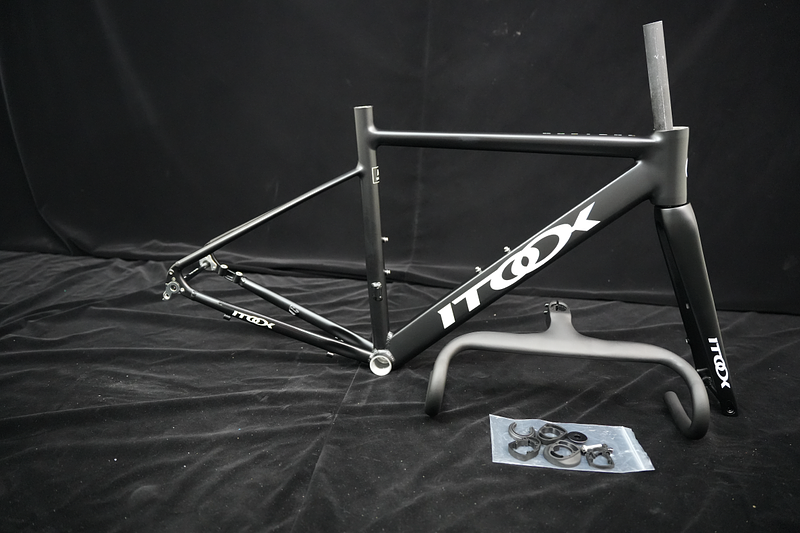 Marco De Ruta En Aluminio – Quetzal Color Negro